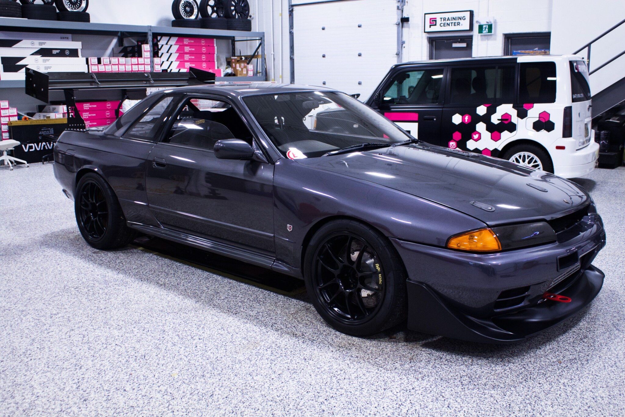 1991 Nissan GT-R R32 RaceCar - Endless Garage